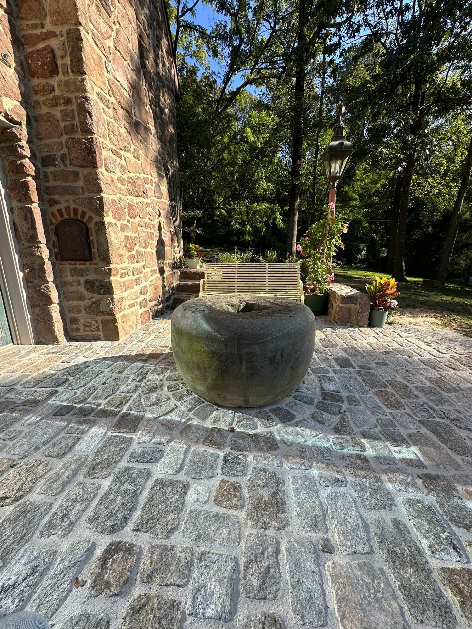 What Is Cobblestone Made Of? Origins, Materials & How It's Laid – Thin ...